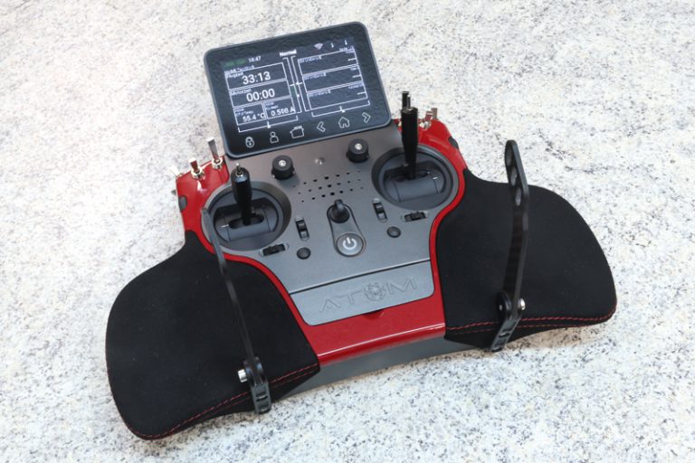 Profi-Sender Atom von PowerBox Systems - FlugModell